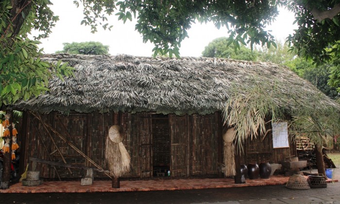 Khám phá nhà tre, mái lá giữa lòng Thủ đô